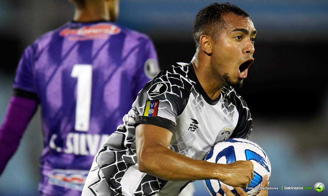 Boston River de Daniel Farías venció al Zamora FC en la ida de Fase ...