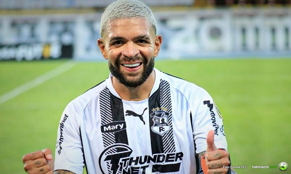 Zamora ganó con gol de Romero